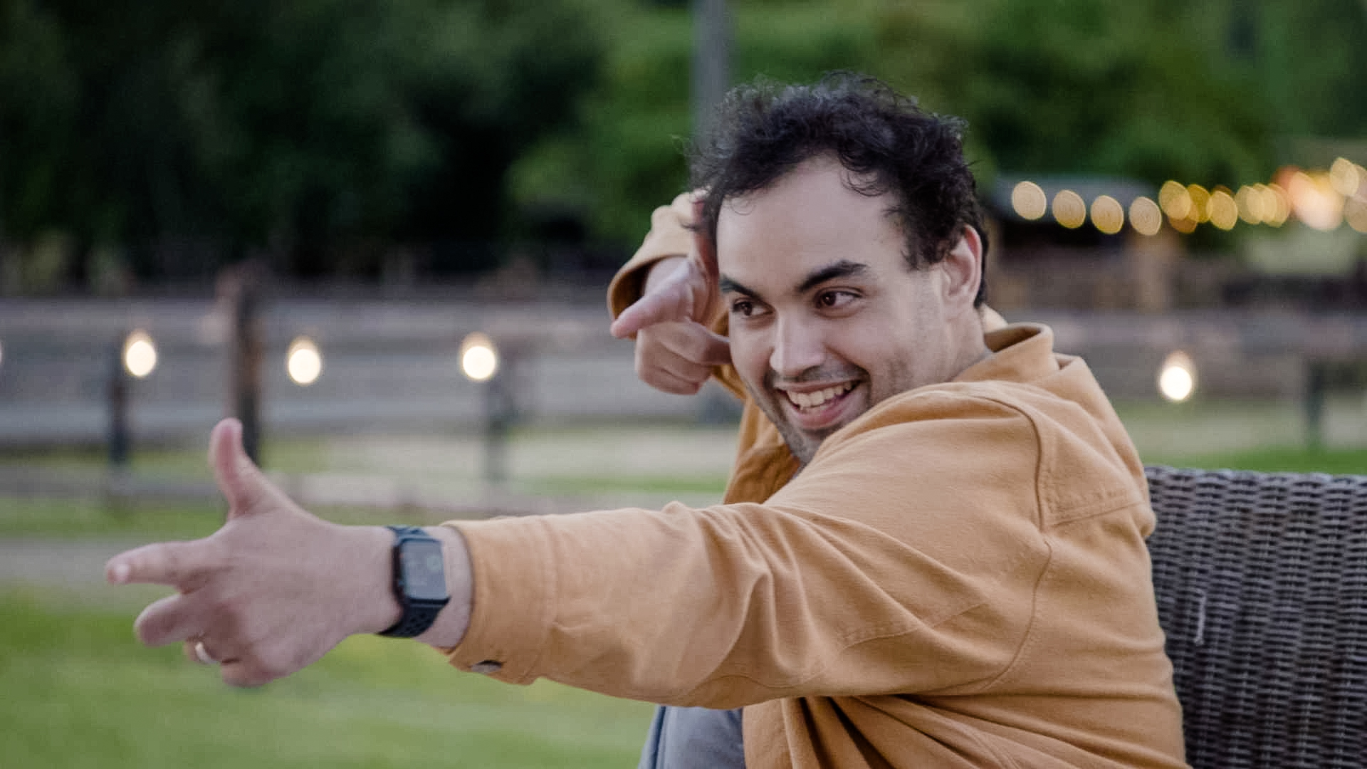 Kamal Kharmach: ‘Betaal 170.000 euro om bij Niels Destadsbader weg te ...