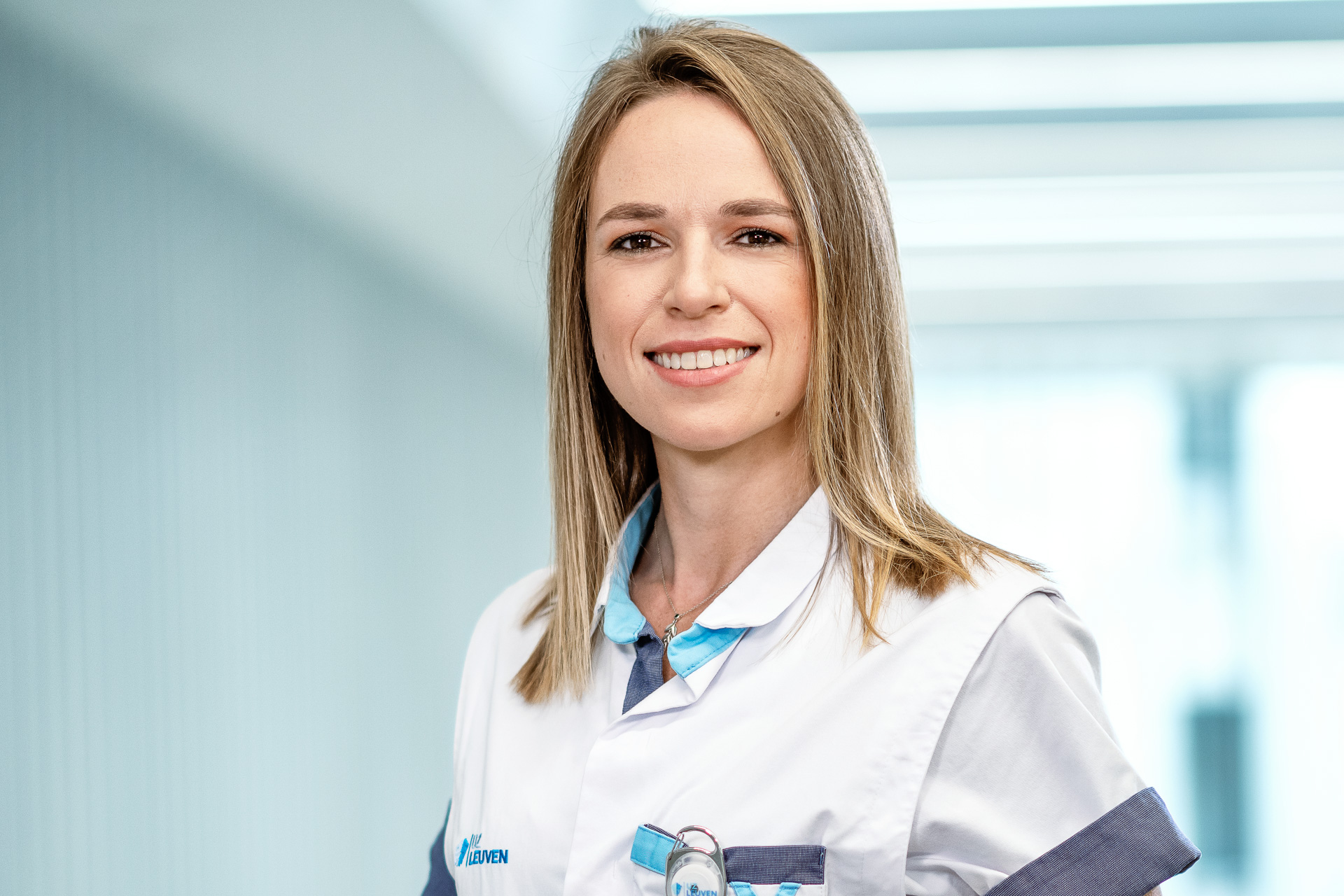 Rugproblemen voor Stephanie Planckaert? - Vipnieuws.be