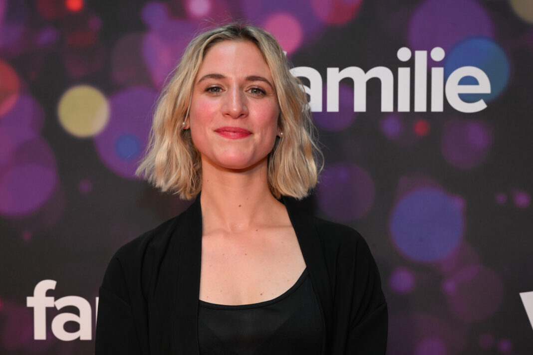 “Familie-actrice Tine Roggeman kreeg het deksel op de neus” - Vipnieuws.be